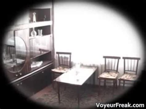 Flagra Da Empregada Trabalhando Pelada Cnn Amador