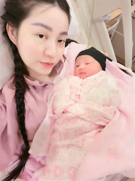 មក ស្គាល់ ឈ្មោះ កូន ស្រី ឧកញ៉ា ឌួង ឆាយ ទើប នឹង កើត