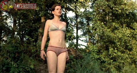 Naked Mira Bartuschek In Ganz Und Gar