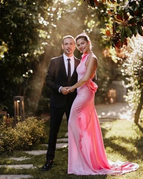 Demet Özdemir Oğuzhan Koç Düğünü Ertelendi İşte Nedeni