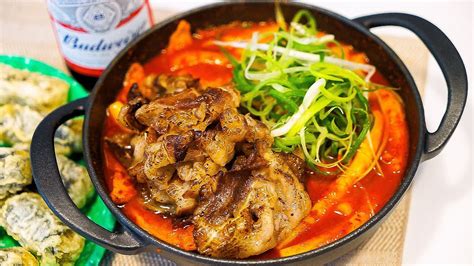 Sub 마성의 우삼겹 떡볶이 한 번 먹으면 잊을 수 없는 그 맛 Youtube