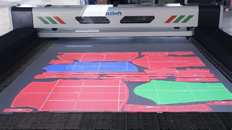 Fabric Laser Cutting Machine With Projection System Textile Laser