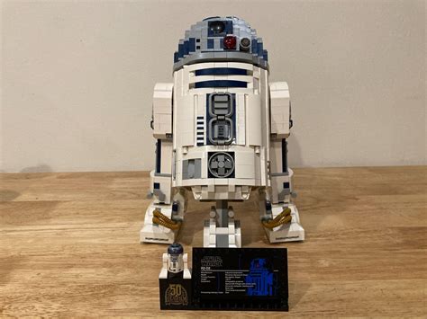 We Build the LEGO R2-D2, a Challenging Build with an Adorable Result