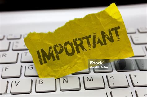 중요 보여주는 텍스트 기호 누군가 위해 또는 일반 우선 순위 개념 사진 큰 의미 값 건강관리와 의술에 대한 스톡 사진 및 기타 이미지 건강관리와 의술 고객 광고