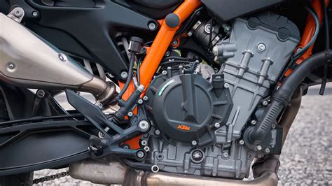 Ktm 890 Duke R Fünf Sportliche Mid Nakeds Im Test