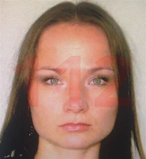 Con trai tuổi bị mẹ trừng phạt dã man khi dọa dìm chết chó cưng lý do khiến cậu bé làm vậy