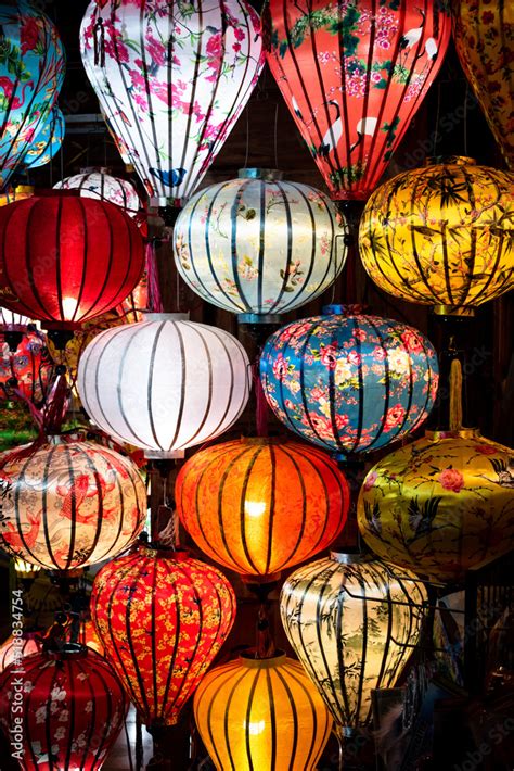 Lámparas Tradicionales De La Noche De La Ciudad De Hoi An En Vietnam