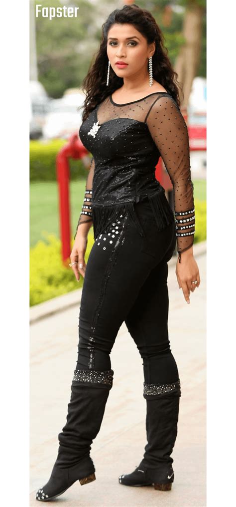 Mannara Chopra Rhoneybabe