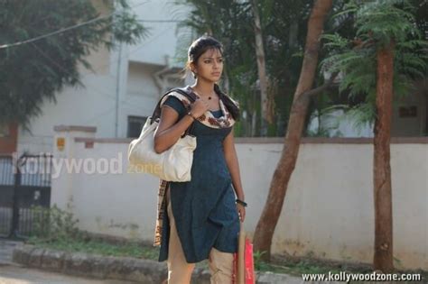 Sexy Mallu Girl Amala Paul Stills 27 60110 Kollywood Zone