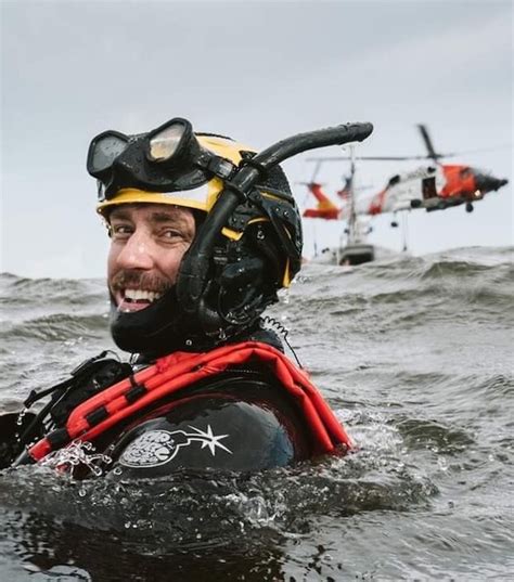 S Bouncing Boobs Sexy Hot Girls Checkers Chivers Who Serve Military