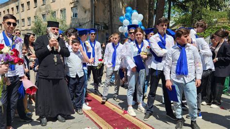 თამარ მეფის სახელობის გიმნაზიაში მე 12 კლასელთა ბოლო ზარის ზეიმი გაიმართა