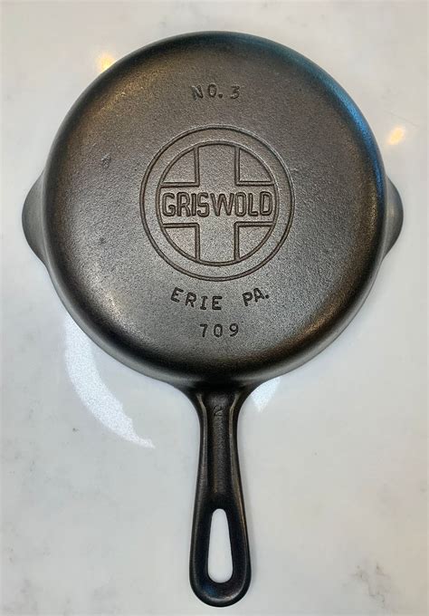 Griswold No 3 Medium Block Logo Cast Iron Skillet 709 Etsy