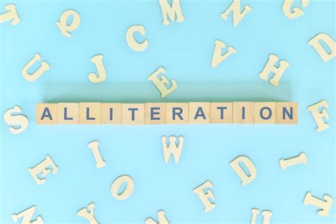 70 Best Alliteration Examples