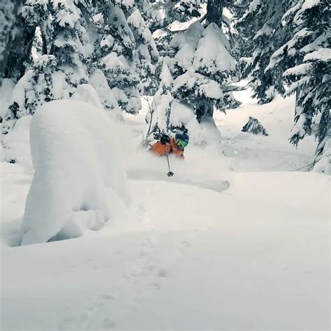 Storm Warning Forecast Ski