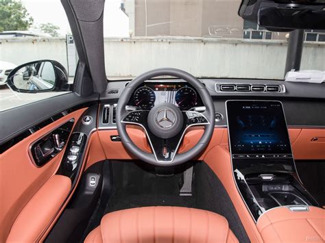 奔驰s级内饰实拍高清大图奔驰s级 2025款 S 400 L 商务型第2张图片大全太平洋汽车 奔驰s级内饰实拍高清大图奔驰s级 2025款 S 400 L 商务型第2张图片大全太平洋汽车