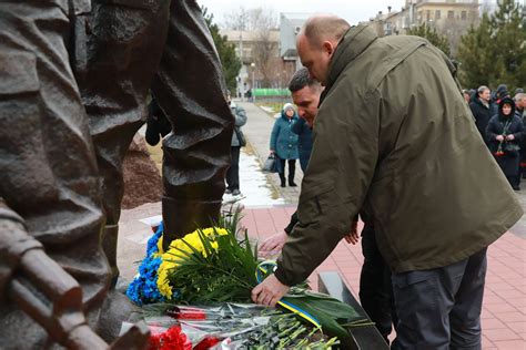 Новини Обласна влада вшанувала память учасників бойових дій на території інших держав