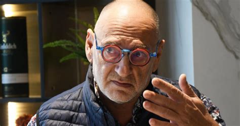 Любен Дилов Син бори заболяване