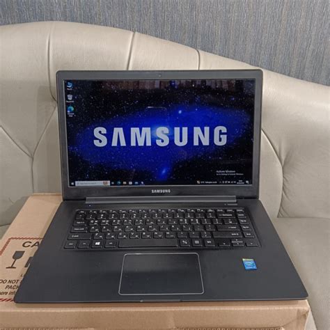 Jual Laptop Samsung S Intel Core I U Ram Gb SSD Gb Vga Intel HD Graphic Family FHD