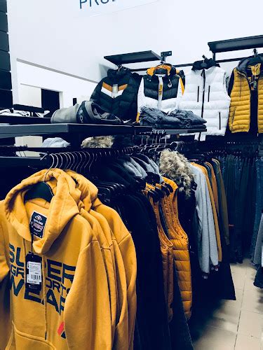 értékelés erről JEANS Factory Divat Monor Ruhabolt Monor Pest