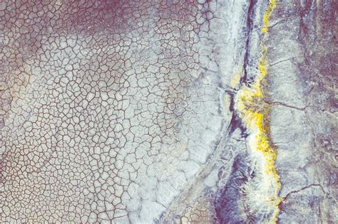 초현실적 인 산업 장소의 공중 보기 건조한 표면 사막의 풍경 환경에 대한 인간의 영향 위에서 볼 수 있습니다 추상적 인 산업 배경 0명에 대한 스톡 사진 및 기타 이미지