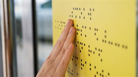 Casos De éxito Señalética Braille Aplicada En Hospitales Y