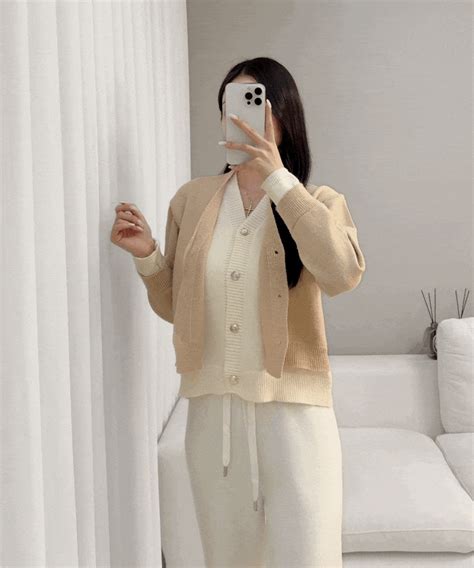 [강추🤍 갓성비🫧] 여리심플 이중 레이어드 배색 니트 가디건 에이블리