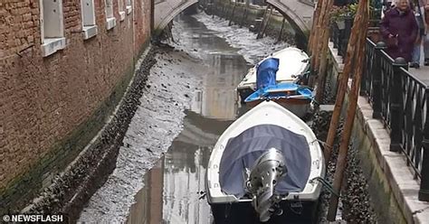 Thahen Kanalet E Famshme Të Venecias Foto