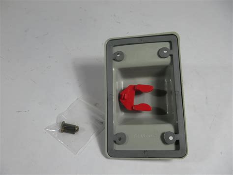 Scepter Vsc1510 Weatherproof Toggle Switch Cover Single Gang Missing Screw Nop Industrial