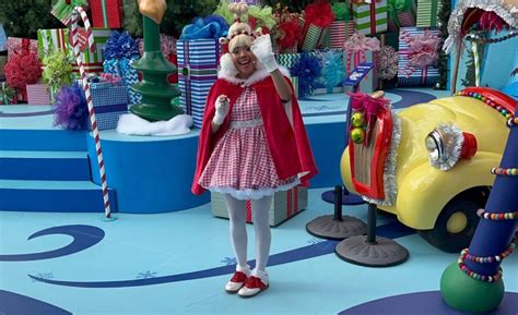 Photos Hello Kitty Shrek Donkey And Cindy Lou Who Holiday Meet And