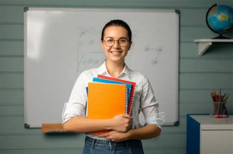 What Does A Teacher Bring To The Classroom 9 Essential Ts 🎒 2025 Teacher Supply Store