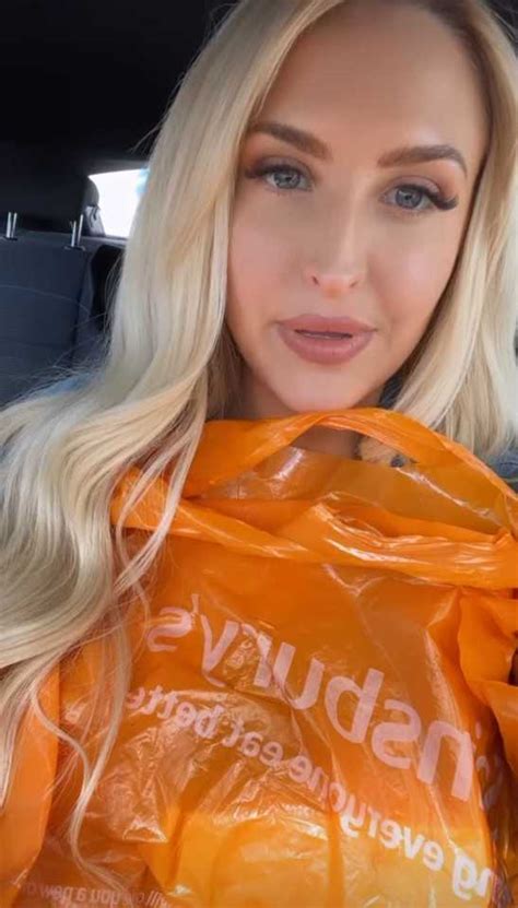 I Cant Be Flashing Broadcaster Emma Jones Suffers Mortifying