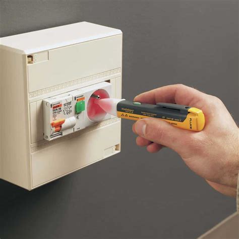 Fluke Voltalert Voltage Detector 90 To 1000v Ac 1ac Ii Shop Online At