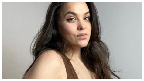 Influencer Diz Que Perdeu Capacidade De Andar Por Uso Excessivo De Redes Sociais