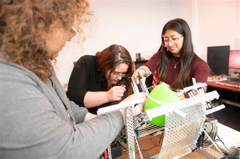 New Robotics Club Empowers Nmsu Students Nmsu Engineering Be Bold