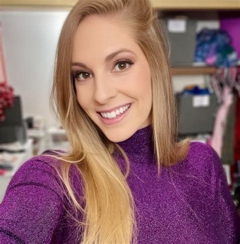 Annie King Biography Wiki Career Photos More