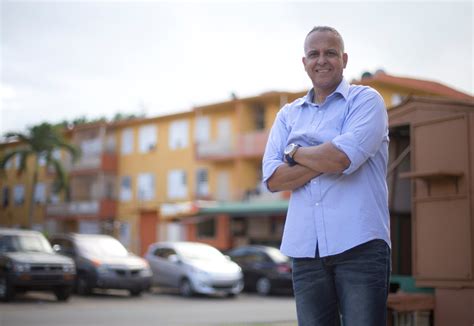 Lino Rivera Tiene “el Cuadro Telefónico” Lleno Primera Hora