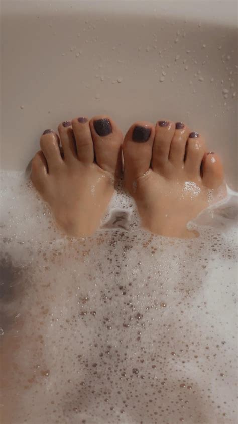 Meet My Mom And Her Tiny Feet 💦👄 Rsexfeetkinksfetish
