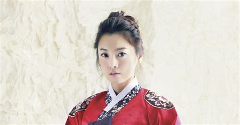 [한복화보] 한복이야기 아씨 겨울의 색을 입다