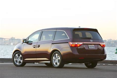 Dark Cherry Pearl Touchup Paint R529p For A 2013 Honda Odyssey