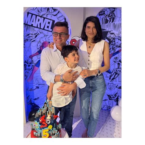 Синът на Андрей и Емануела навърши 5 с щуро парти и страхотна торта честито на сладуркото