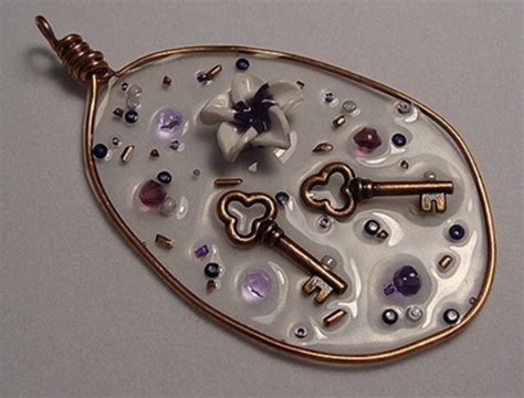 Ice Resin Class Create Your Unique Pendant March Am The Twisted Bead And Rock Shop