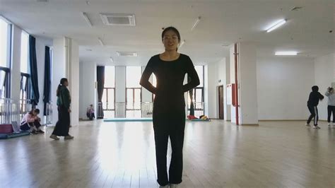 健美操的基本步伐 分解 哔哩哔哩 ゜ ゜ つロ 干杯~ Bilibili