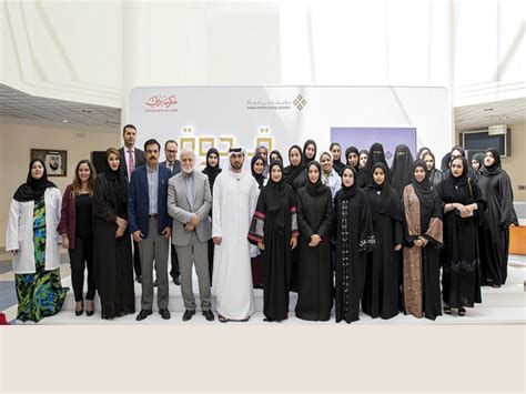 منال تريم محمد بن راشد يرى في الإبصار تنمية للمجتمعات صحيفة الخليج