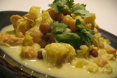 Карри с курицей, нутом, цветной капустой и кокосовым молоком ...