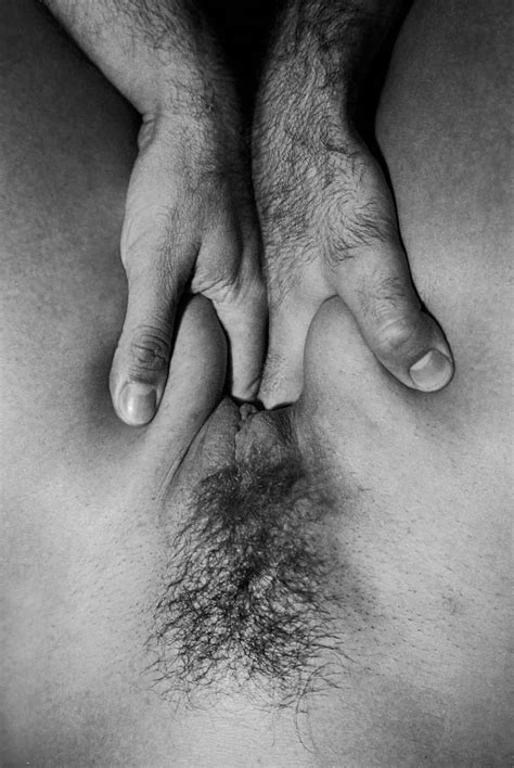 Two Hands Porn Pic Eporner