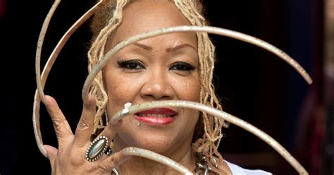 Woman With Longest Nails Ayanna Williams Cut Them Ps Uk Beauty