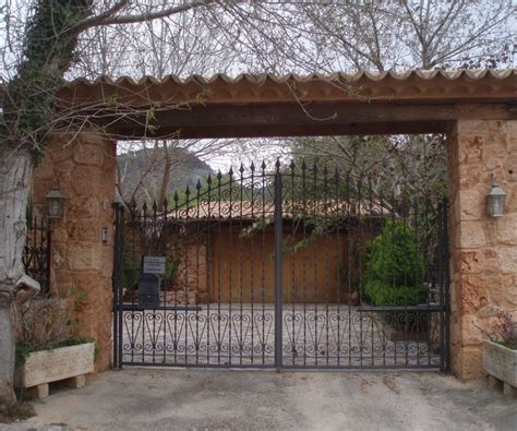 Columnas De Entrada Casas De Fincas Entradas De Casas Fachada De