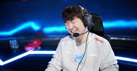 [롤챔스] 아프리카 3세트에 스피릿 플라이 투입