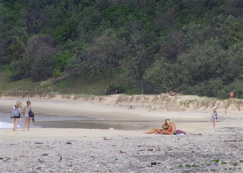 Young Female Walkers On Nude Beach Alexandria Bay Noosa Flickr