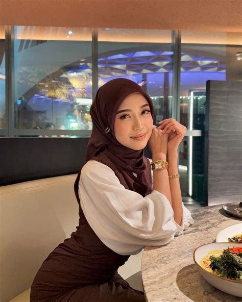 Pin By Sticky Fingers On Alyssa Model In 2025 Beautiful Muslim Women